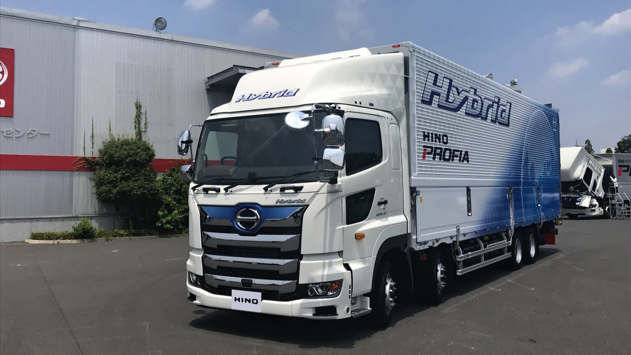 China's BYD, Japan's Hino Announce Electric Truck Venture EV Update ...